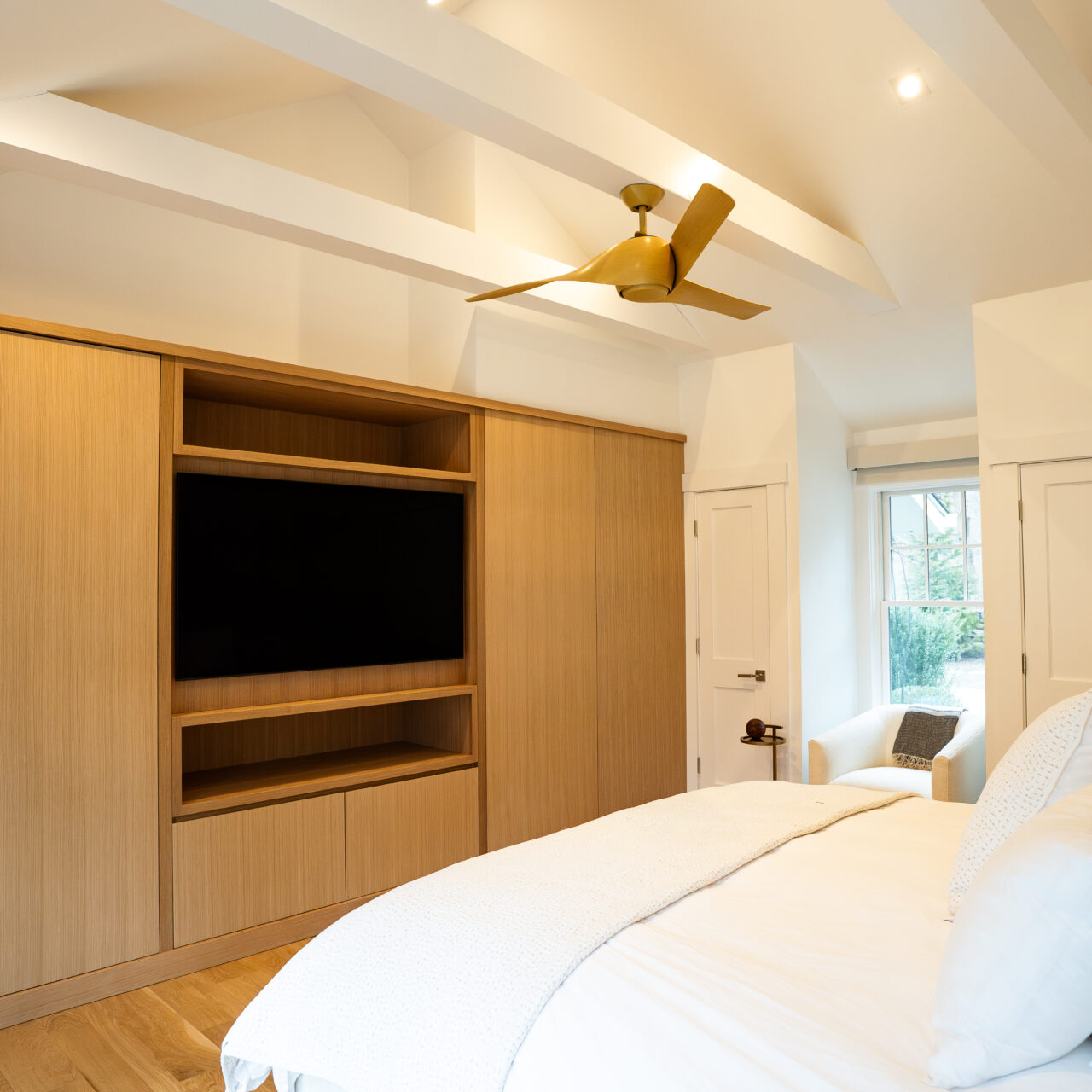 Vaulted Ceilings vs. Cathedral Ceilings